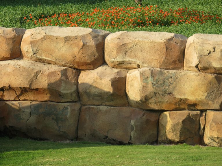 Construire un mur de soutènement : comment faire